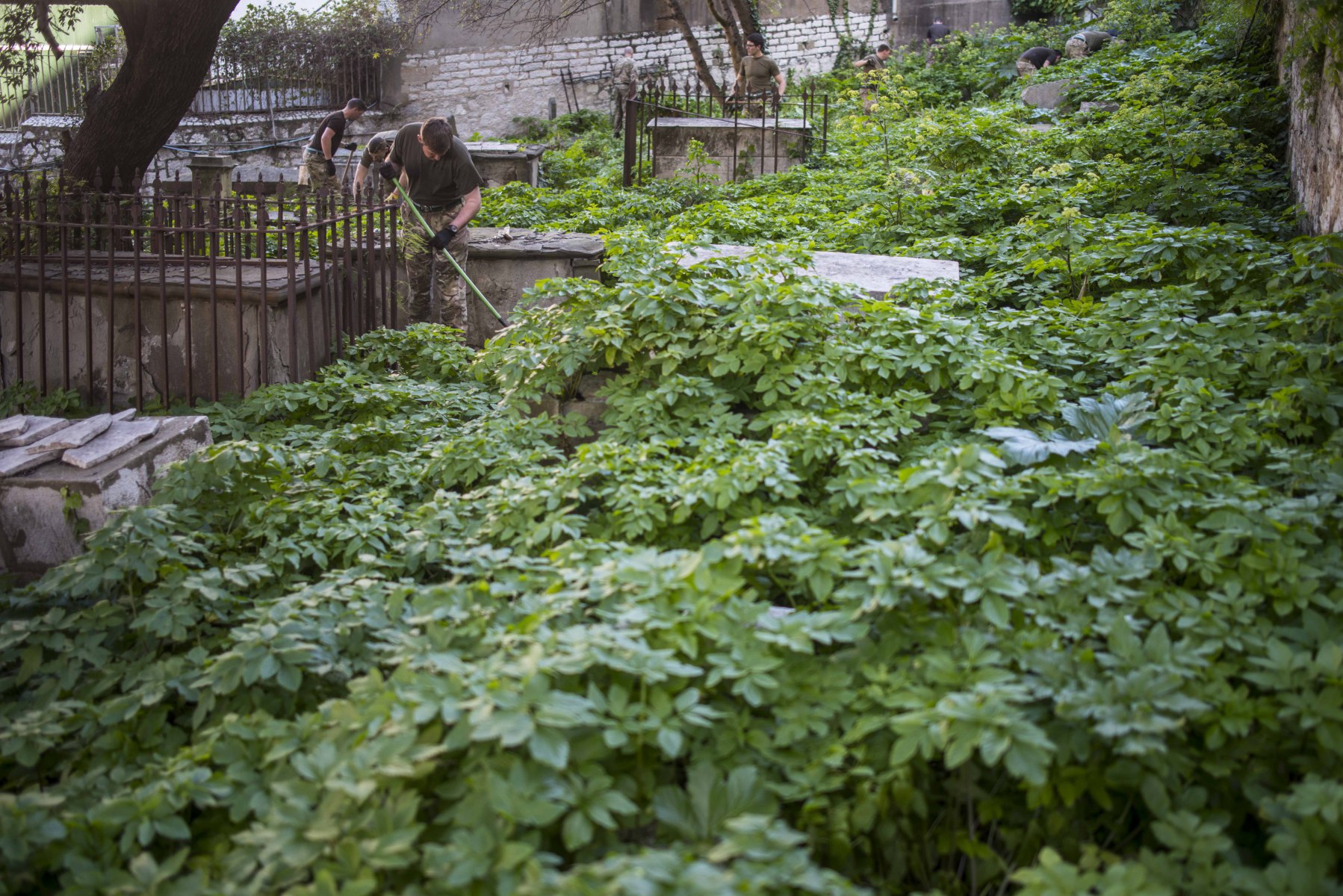 El derrumbe del túnel daña la infraestructura de AquaGib y GibElec ...