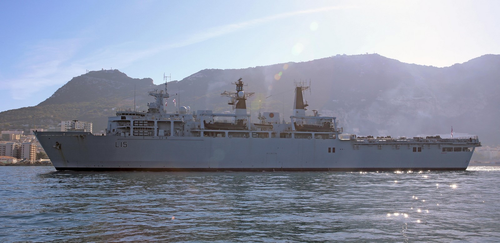 El HMS Bulwark utilizará la Base de Apoyo Avanzada de Gibraltar para su ...